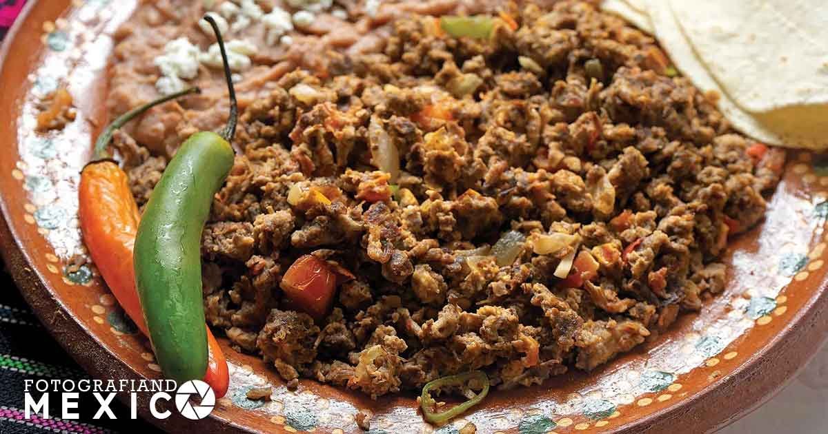 Historia y receta de la Machaca con Huevo, sabor del Norte